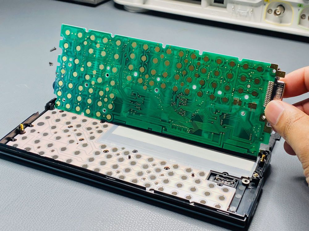 CASIO FX-880P Personal Computer Teardown